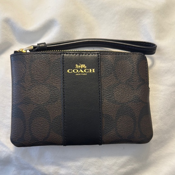 Coach | Bags | Coach Essential Small Wristlet In Signature Canvas ...